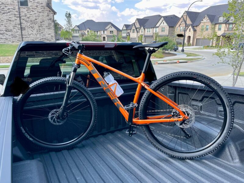 Promotion! : TREK Marlin6 สีส้ม Factory Orange [2022] - Saengthong Bike