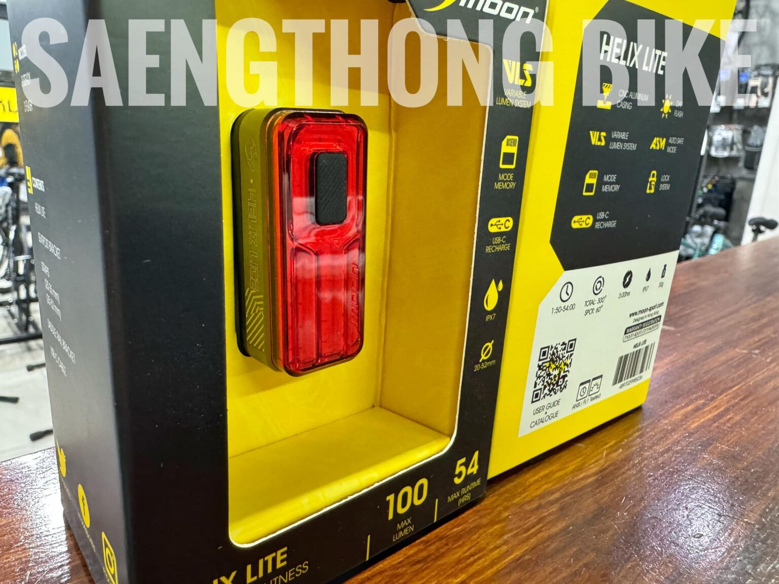 ไฟท้ายจักรยาน MOON รุ่น Helix Lite 100 Lumen - Saengthong