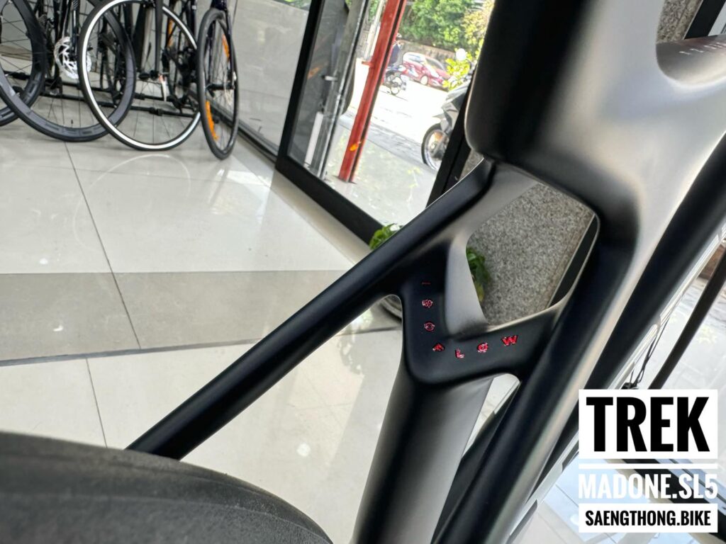 ALL NEW TREK Madone SL5 Gen8 สี Matt Black - Saengthong